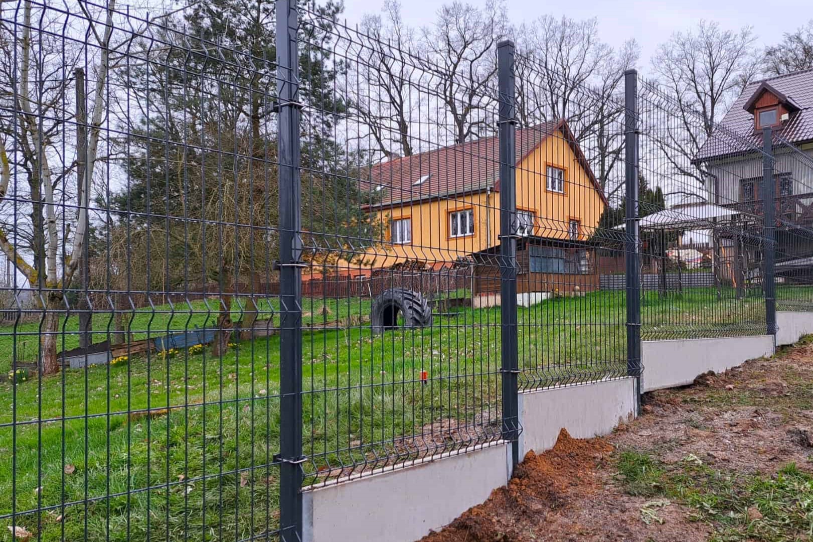 Montáž plotu na klíč