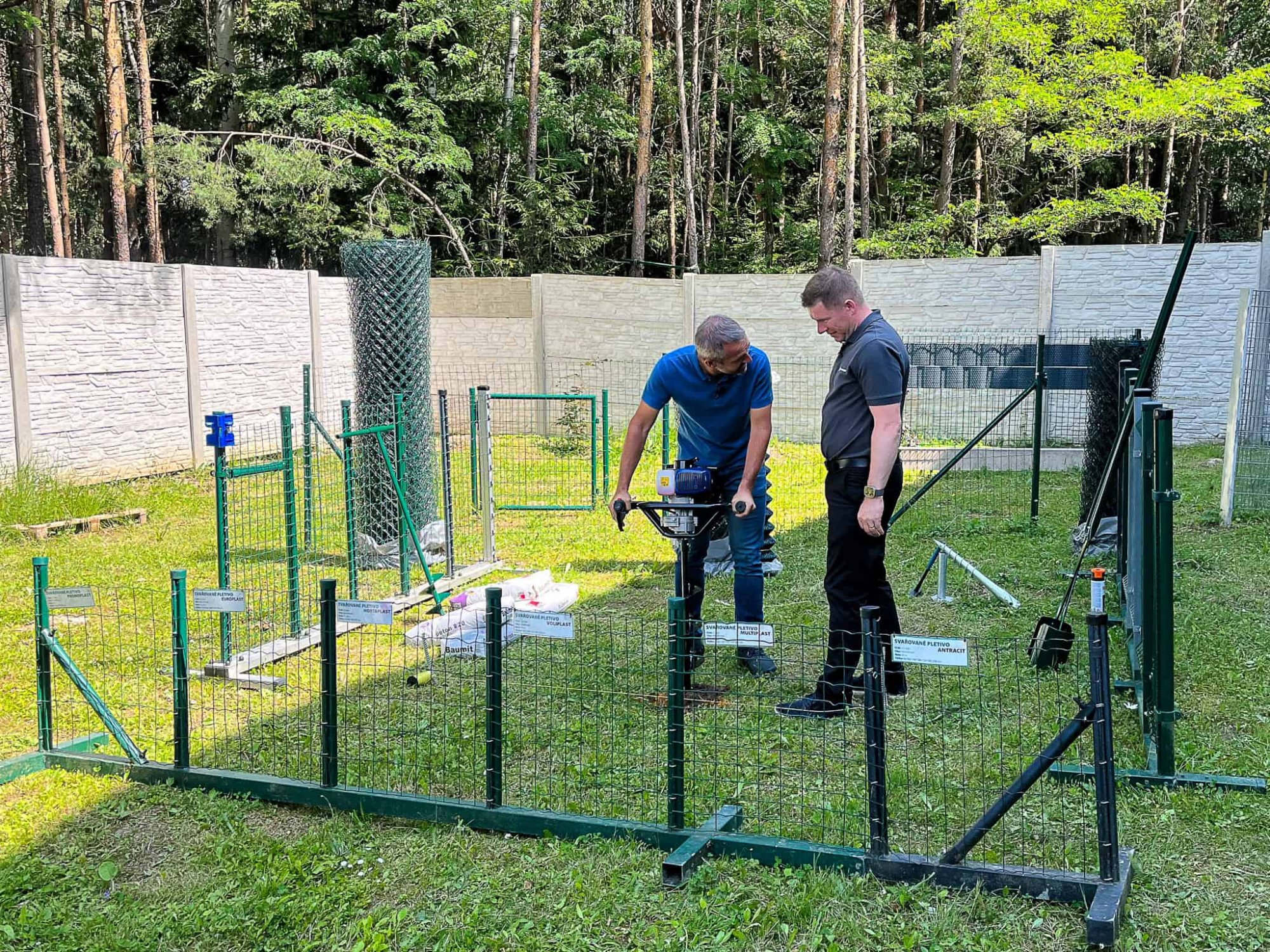 Jak zvládnout stavbu plotu svépomocí